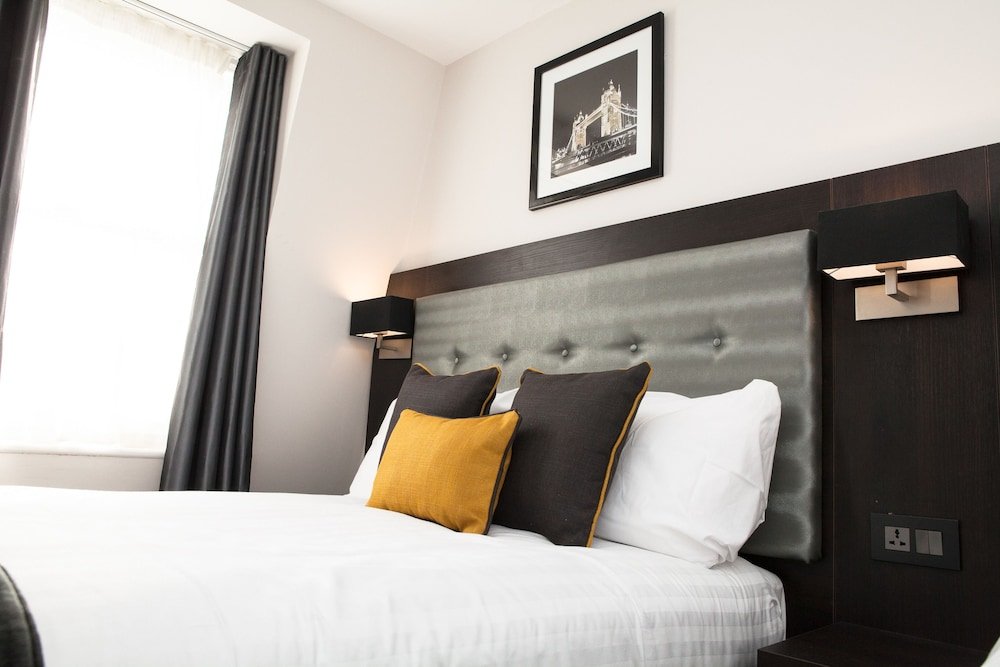 Photos of The Tudor Inn Hotel in London - Goibibo