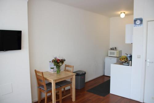 Albert Cuyp Studio Hotel Amsterdam - Reviews, Photos & Offer