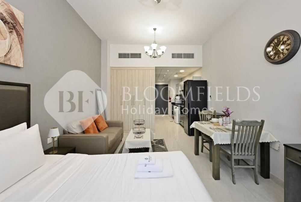 1306 Bloomfields Casual STU Elite Tower Apartment Dubai - Reviews ...