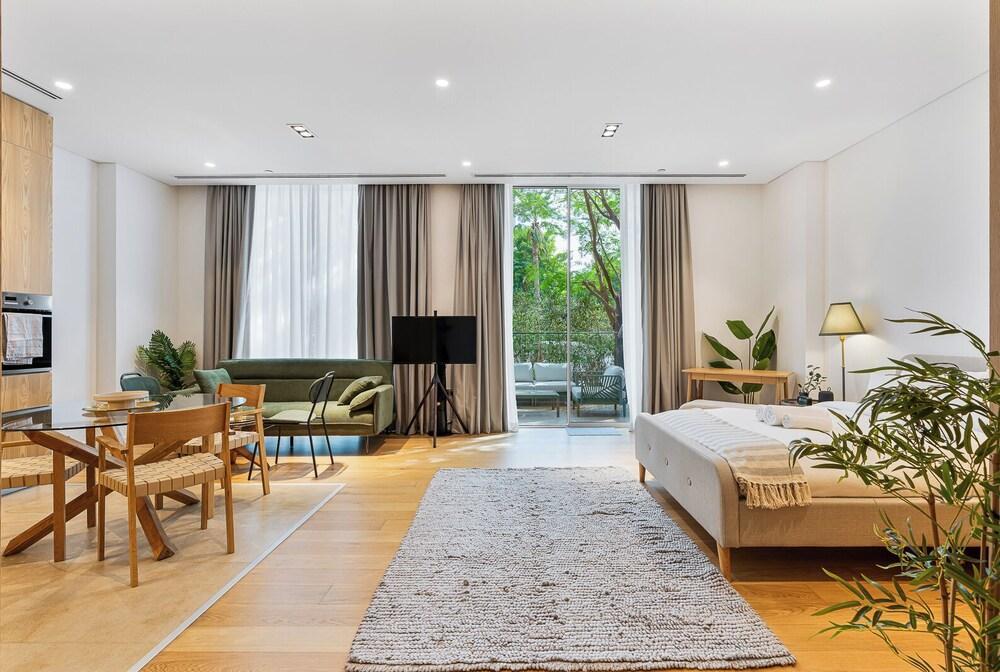 Serene Studio in Al Barari | Near Dubai Hills Mall 𝗕𝗢𝗢𝗞 Dubai Apartment ...
