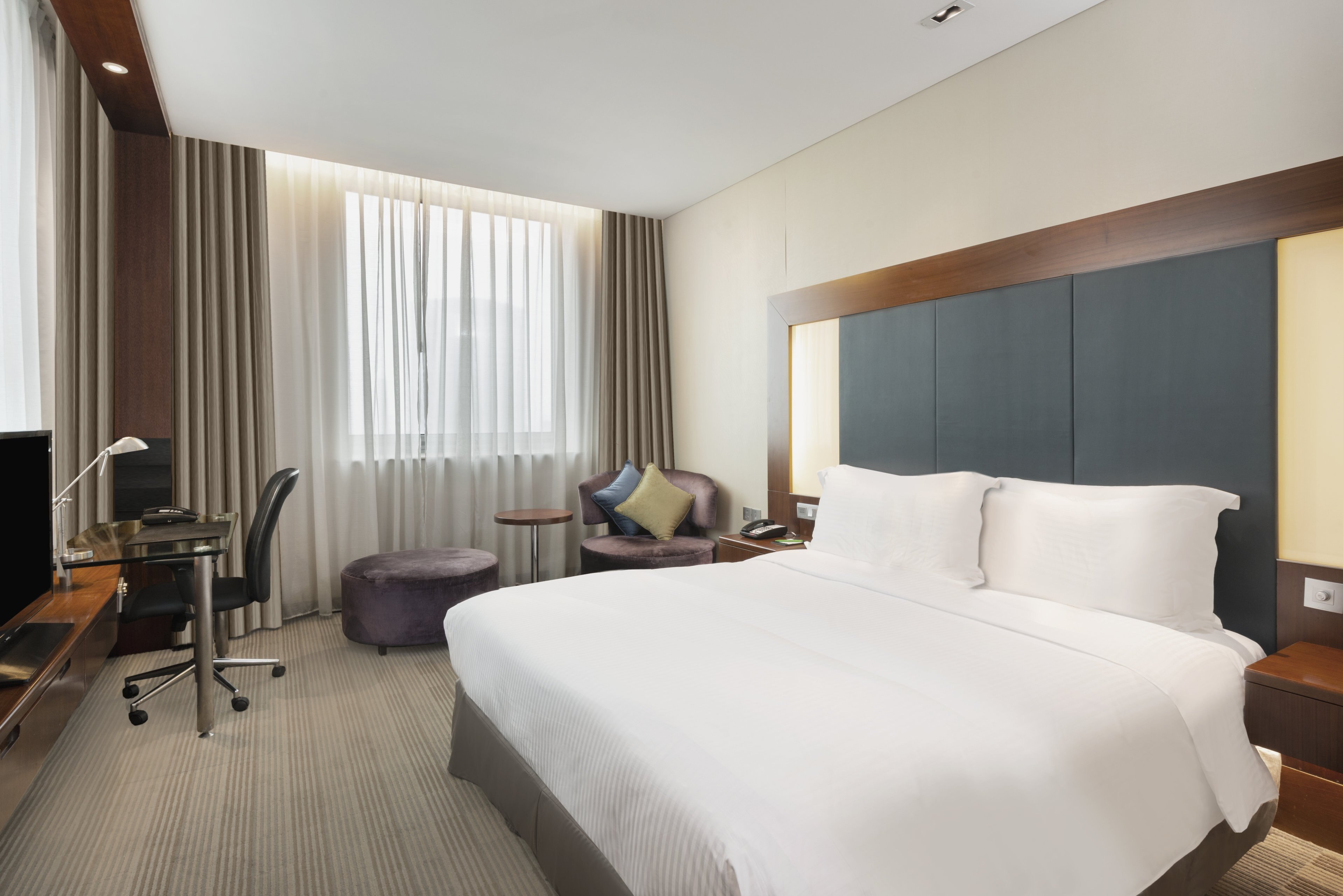 Holiday Inn Shanghai Pudong, Shanghai Hotel Price, Address & Reviews