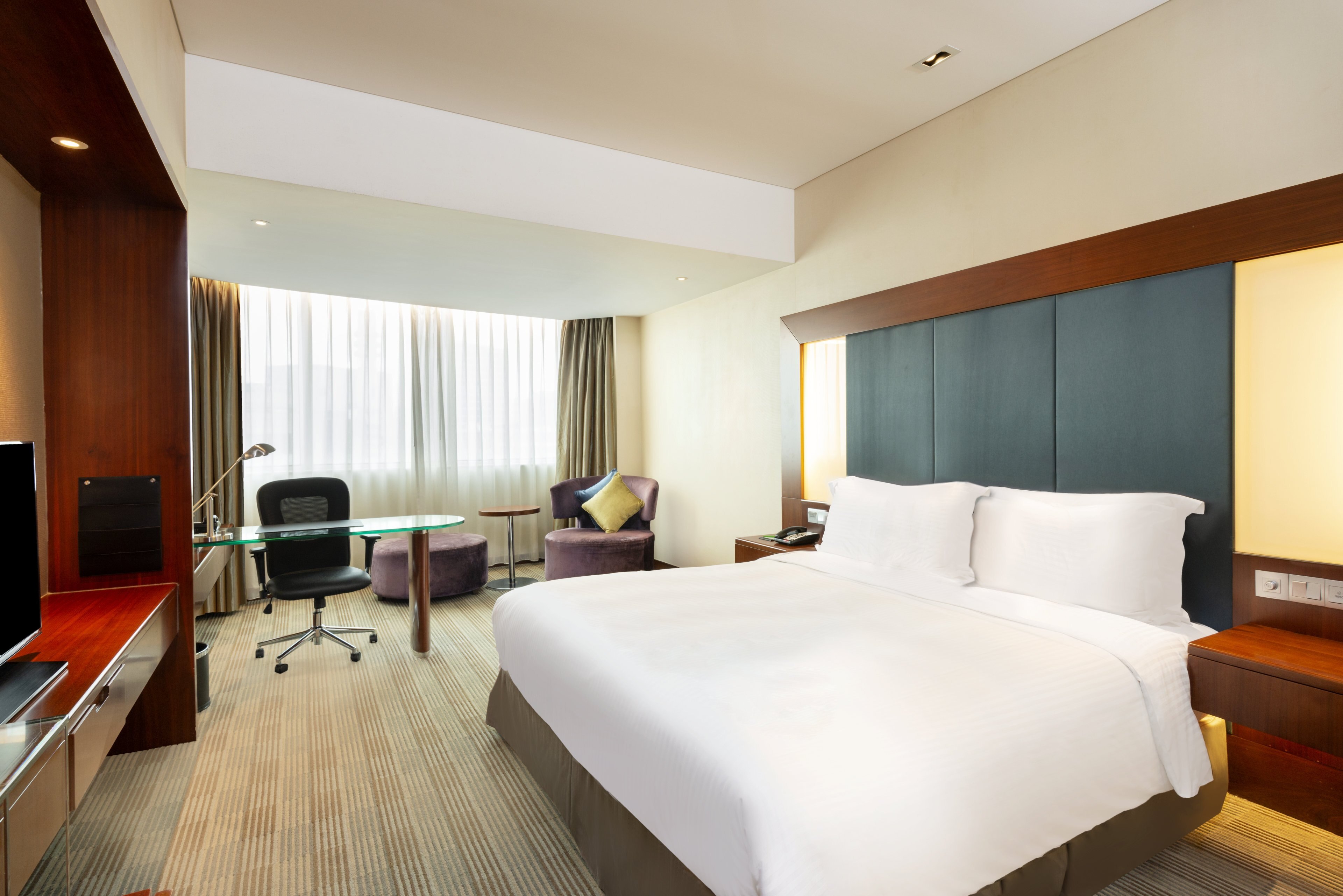 Holiday Inn Shanghai Pudong, Shanghai Hotel Price, Address & Reviews